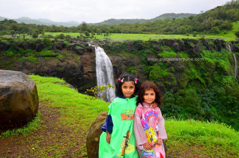 Road Trip to Madhe Ghat Waterfall – Places near Pune and Mumbai